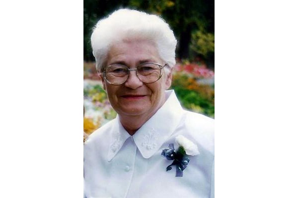 Carolyn Burrows Obituary (1928 - 2015) - Vaughn, MT - Great Falls Tribune