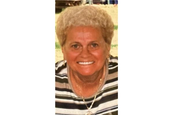 Stephanie Sicinski Obituary (2022) - Legacy Remembers