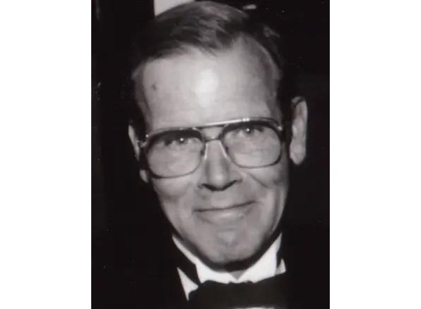 Thomas Patrick Casey Obituary (2025) - Darien, IL - Modell Funeral Home ...