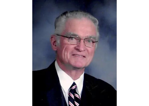 Eugene A. Elsbecker Obituary (2024) - Whittemore, IA - Oakcrest Funeral ...