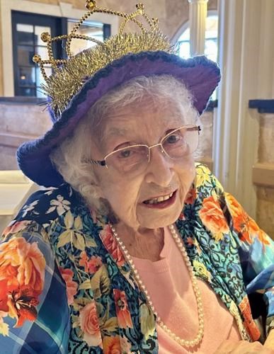 Gertrude Royal Obituary and Online Memorial (2024)