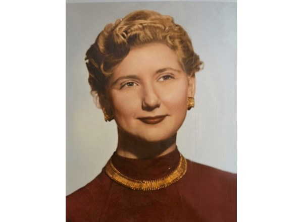 Gay Darlene Estle Obituary (2025) - Bakersfield, CA - Greenlawn Funeral ...