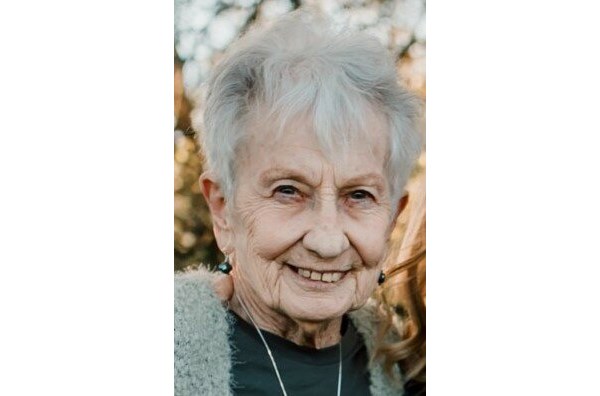Emma Lou Downes Obituary (2025) - Iowa City, IA - Gay & Ciha Funeral ...