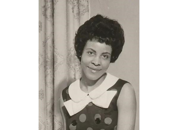 Mrs. Elsie R. Robinson Obituary (2025) - Milwaukee, WI - New Pitts Mortuary