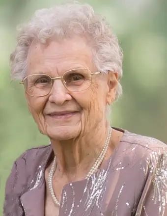 Violet M. Lueth Obituary (2025) - Fairmont, MN - Lakeview Funeral Home ...