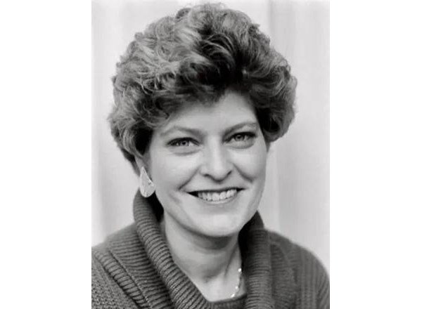 Gloria Lee McCubbins Davis Obituary (2025) - Greensburg, KY - Cowherd ...