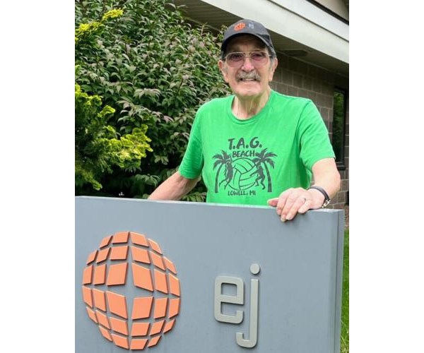 Robert Frost Donaldson Obituary (2024) - Kentwood, MI - Ofield Funeral Home