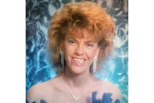 Sharon Mull Obituary (2026) - Dyckesville, WI - Vessey Funeral Service ...