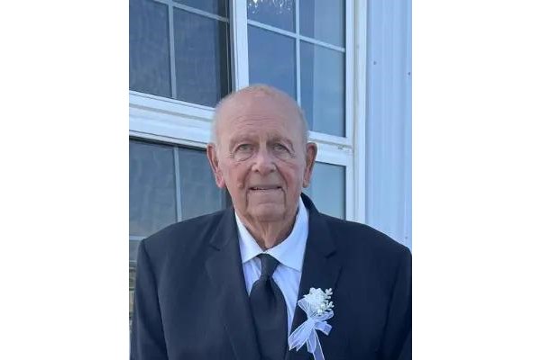Bernard Roger Carr Obituary (1942 - 2024) - BUSHNELL, IL - WGEM