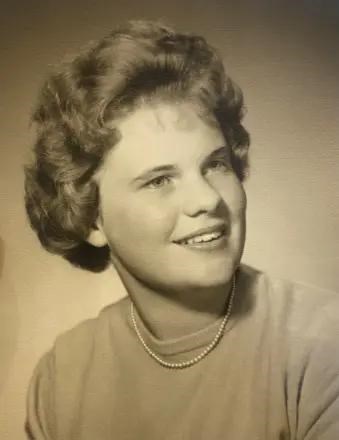 Jean Ellen Neumann Obituary (2025) - Hartford, WI - Shimon Funeral Home