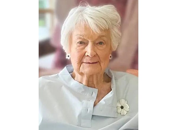 Lynnette Edwards Wilde Obituary (2026) - Glenview, IL - N.H. Scott ...