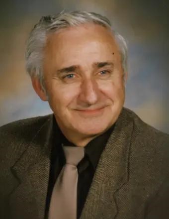 Richard Neil Van Hoozer Obituary (2024) - Iowa City, IA - Lensing ...