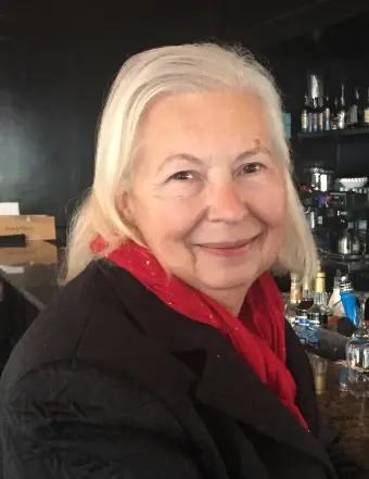 Gwendolyn Sue Lucas Obituary (2024) - Troy, MI - A.J. Desmond & Sons ...
