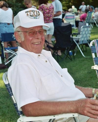 Galen Huff Obituary (2026) - Pella, IA - Garden Chapel Funeral Homes ...