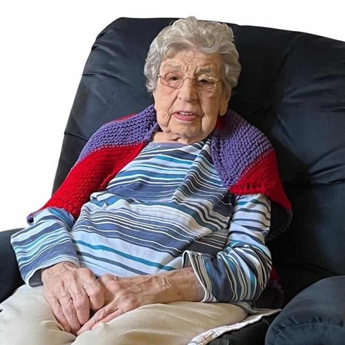 Irene Klos (nee Pawlowski) Obituary (1924 - 2025) - Legacy Remembers