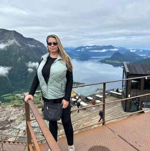 Heidi Smith Obituary (1974 - 2025) - Legacy Remembers
