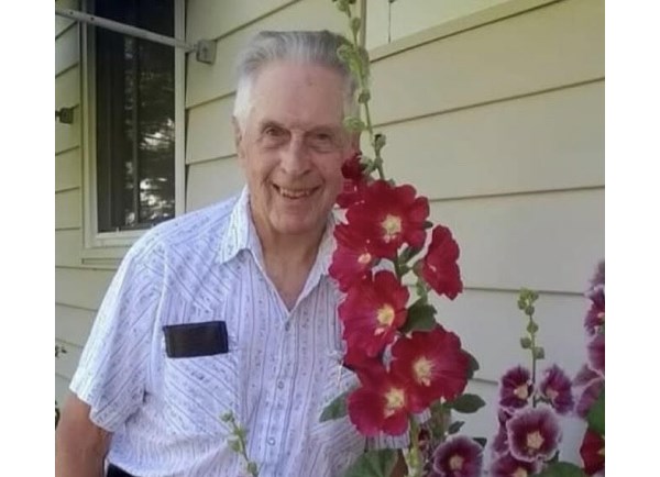 Robert Oelrich Obituary (1927 - 2025) - Hoyt Lakes, MN - Mesabi Tribune