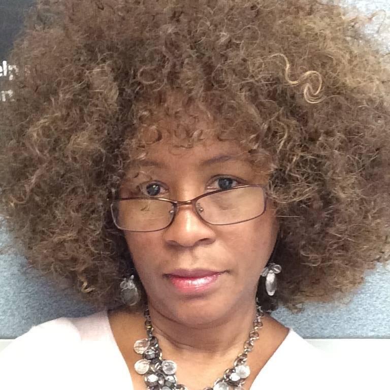 Adrienne Powell's Instagram, Twitter & Facebook on IDCrawl